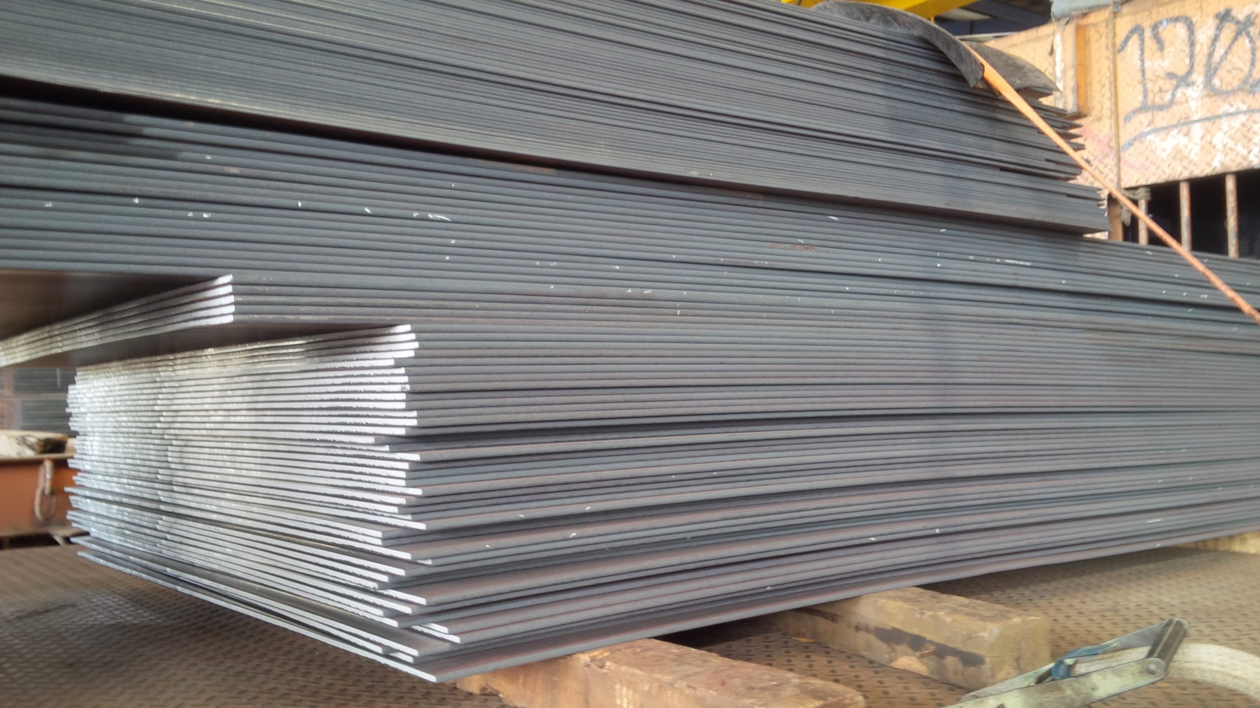 Distributor Plat Baja JIS G3101 SS400 Di Jakarta - GERAI BAJA INDONESIA